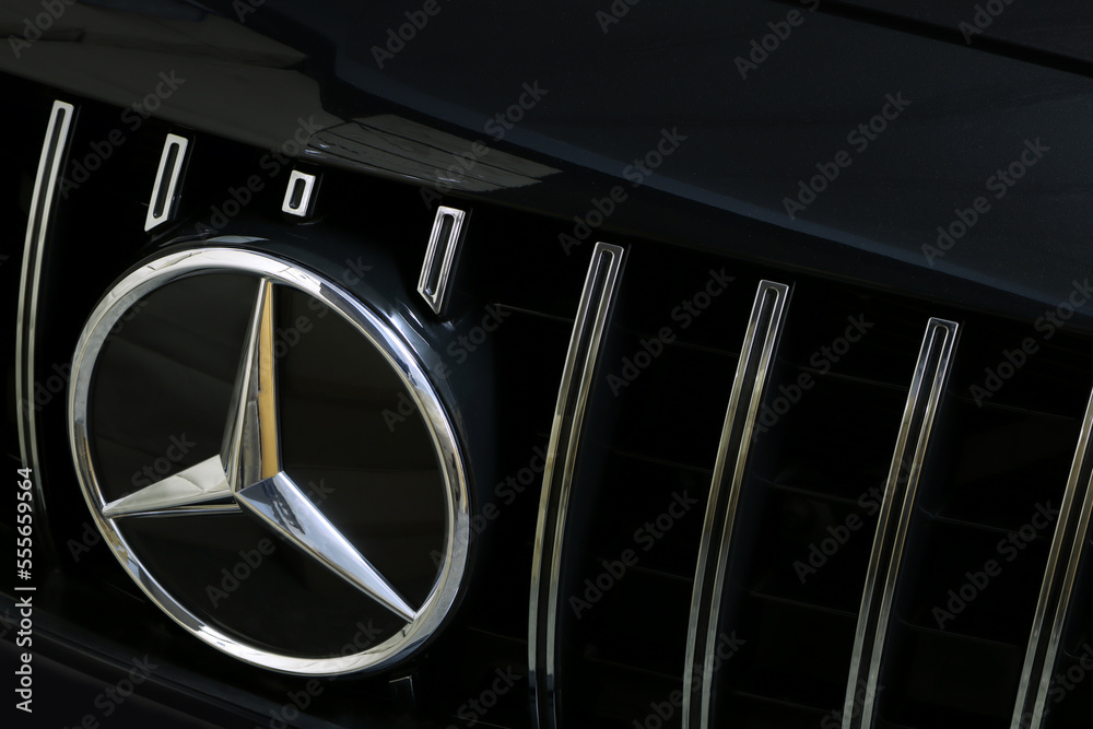 Mercedes Benz chromium grille with Benz star logo of black c class c200 ...