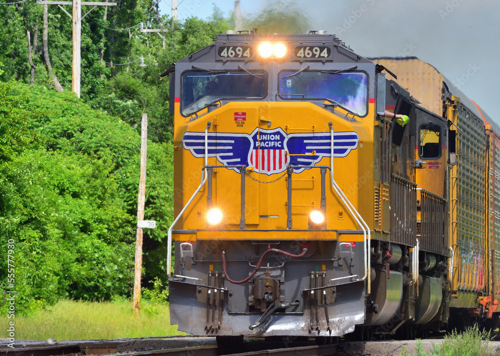 Fotka „Union Pacific locomotives on the lead of a freight train as it ...