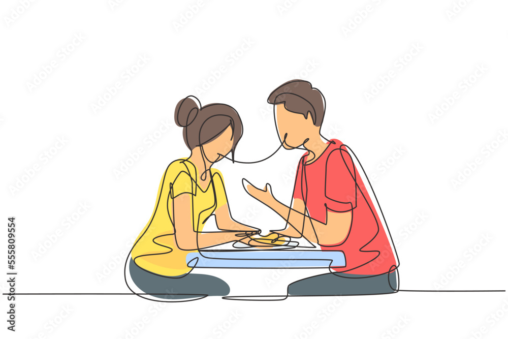 Single one line drawing young couple eating spaghetti together ...