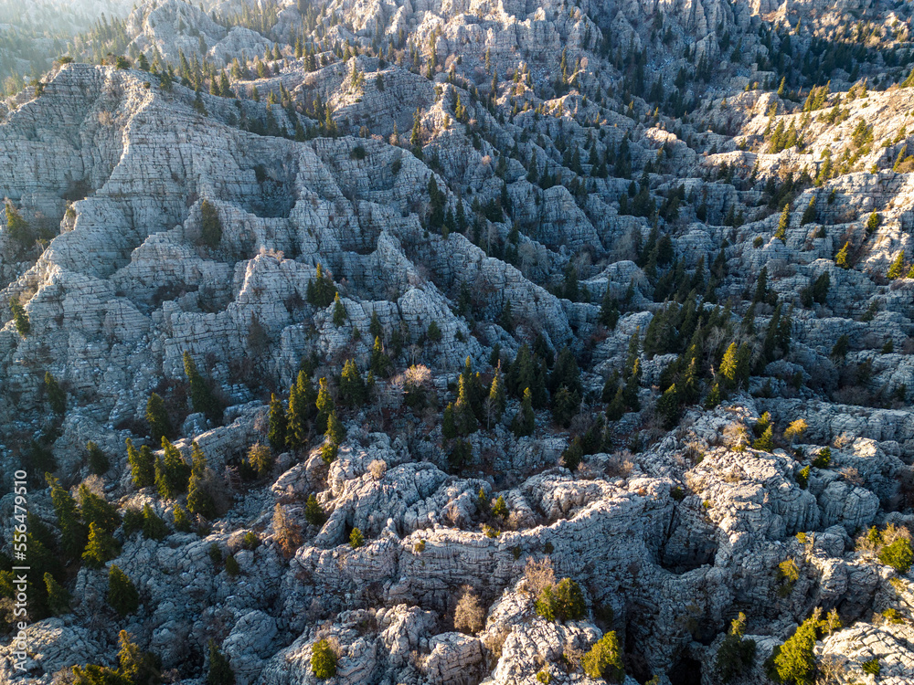 wild snow pits, deep pits and mysterious landscapes in unusual places ...