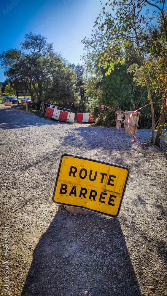 panneau de signalisation route barrée Stock Photo | Adobe Stock