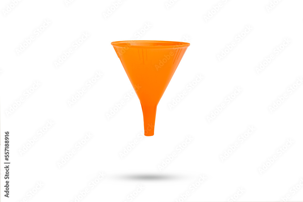 Foto de Embudo de plástico de color naranja sobre un fondo blanco liso ...
