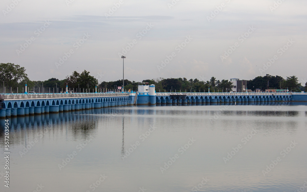 Foto de Kallanai (also known as the Grand Anicut) is an ancient dam ...