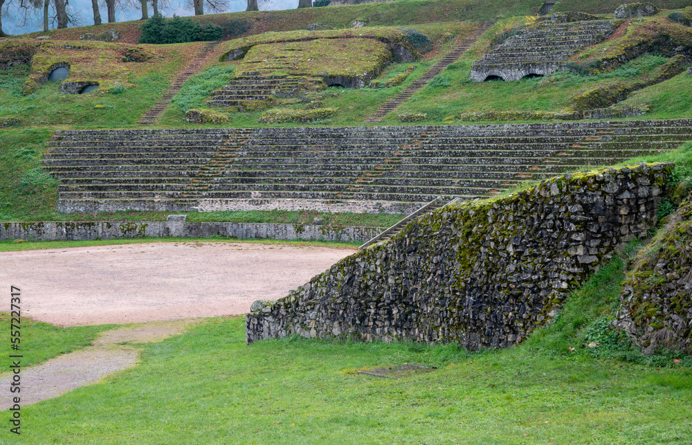 The amphitheater of Autun. Construction of the largest Roman ...
