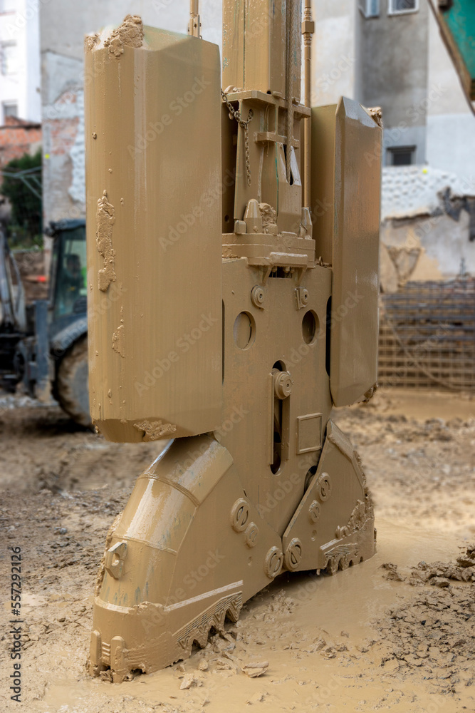 Underground diaphragm wall hydraulic grab. Duty cycle crawler crane ...