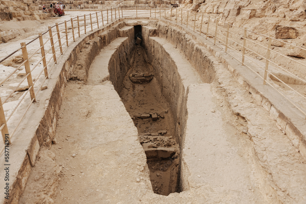 Ancient ship burial place in front of the pyramids of Giza in Cairo ...