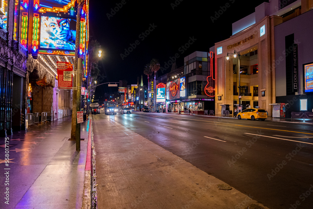 Foto de Los Angeles, USA. September 20, 2022. Diminishing perspective ...
