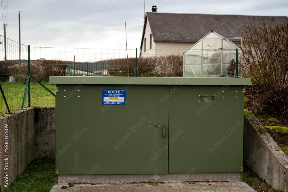 Foto de High voltage transformer against the blue sky.Electrical power ...