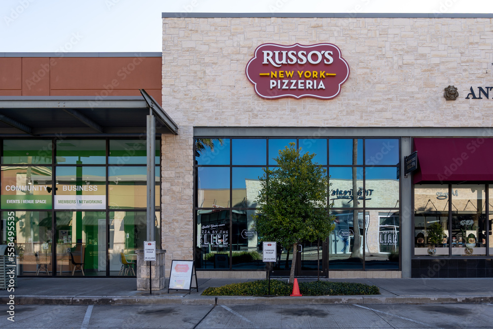 Foto de Pearland, TX, USA - February 28, 2022: A Russo's New York ...