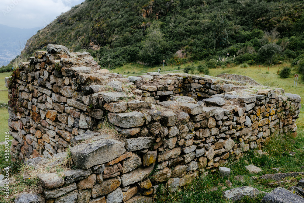 Sitio arqueologico, Cojitambo en la provincia de Cañar - Ecuador Stock ...