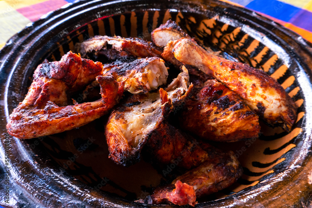 Pollo asado en cazuela de barro Stock Photo | Adobe Stock