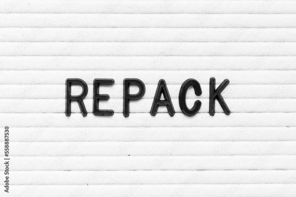 Foto de Black color letter in word repack on white felt board ...