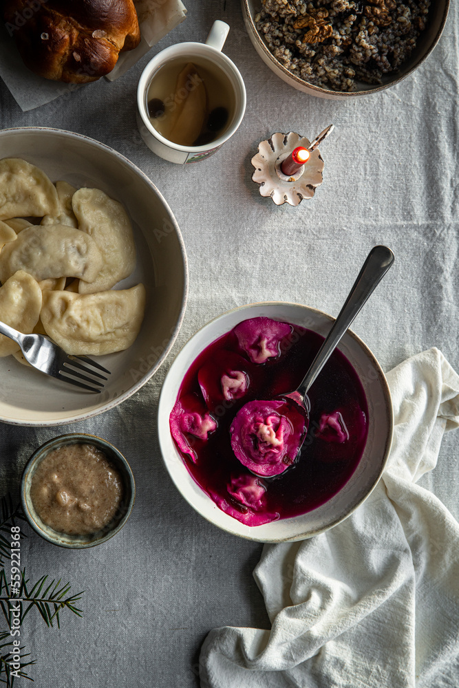 Essential Ukrainian Christmas Eve supper dishes - borsch with vushka ...