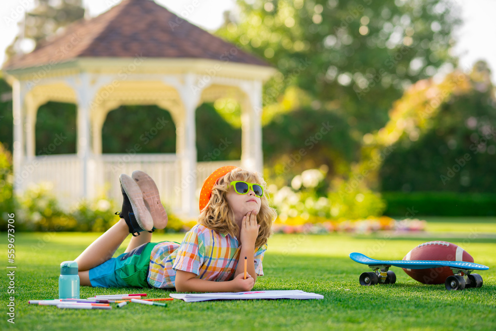 Kid painter draw on playground. Child artist, kids crafts. School kids ...