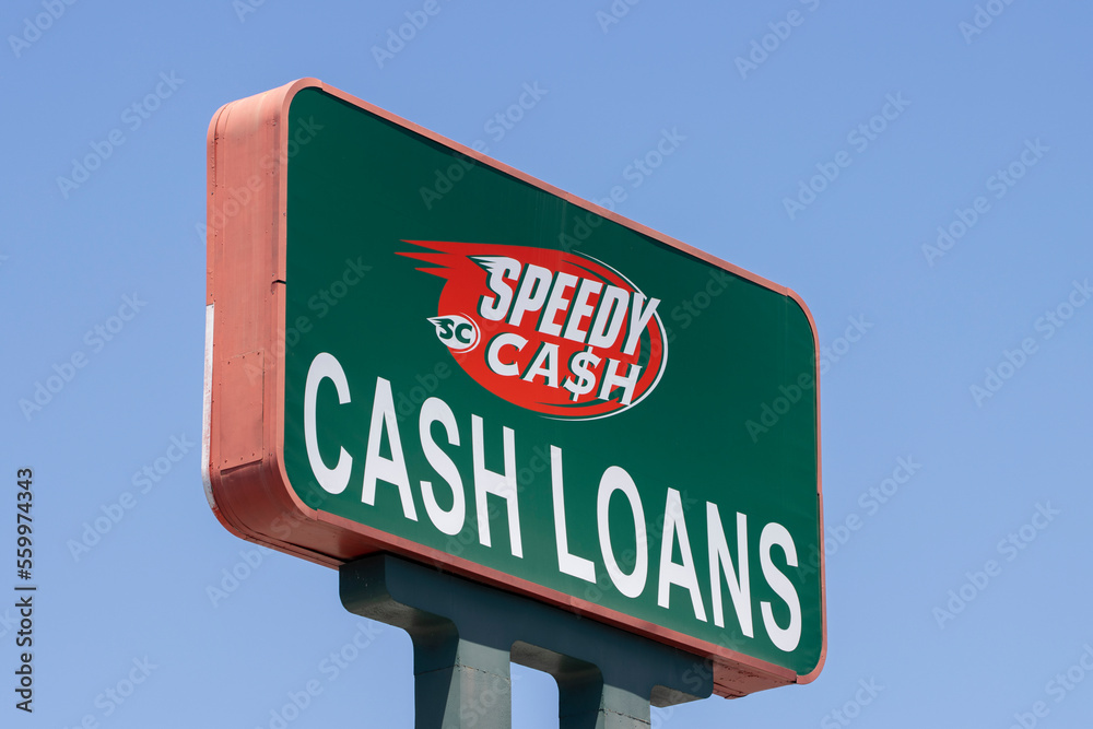 Los Angeles, CA, USA - May 13, 2022: Closeup of the Speedy Cash sign ...