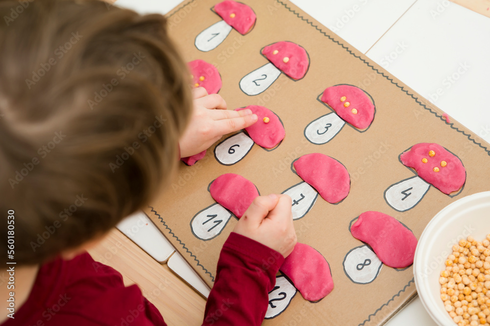 Kid learns to count. Logical tasks for the preschool class. Child ...