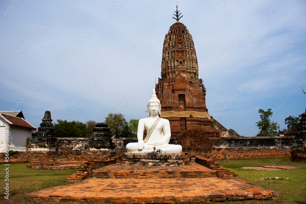 Ancient stupa ruins chedi prang of Wat Phra Si Rattana Mahathat temple ...