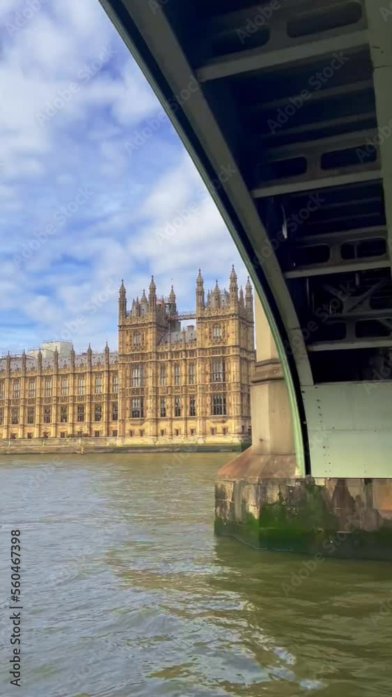 Vertical shot of London Westminster Bridge, Palace of Westminster Big ...