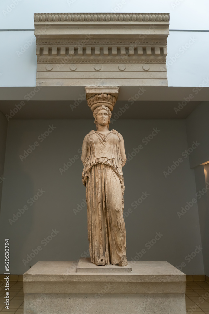 Foto de The British Museum. Caryatid (Karyatis) and abacus from the ...