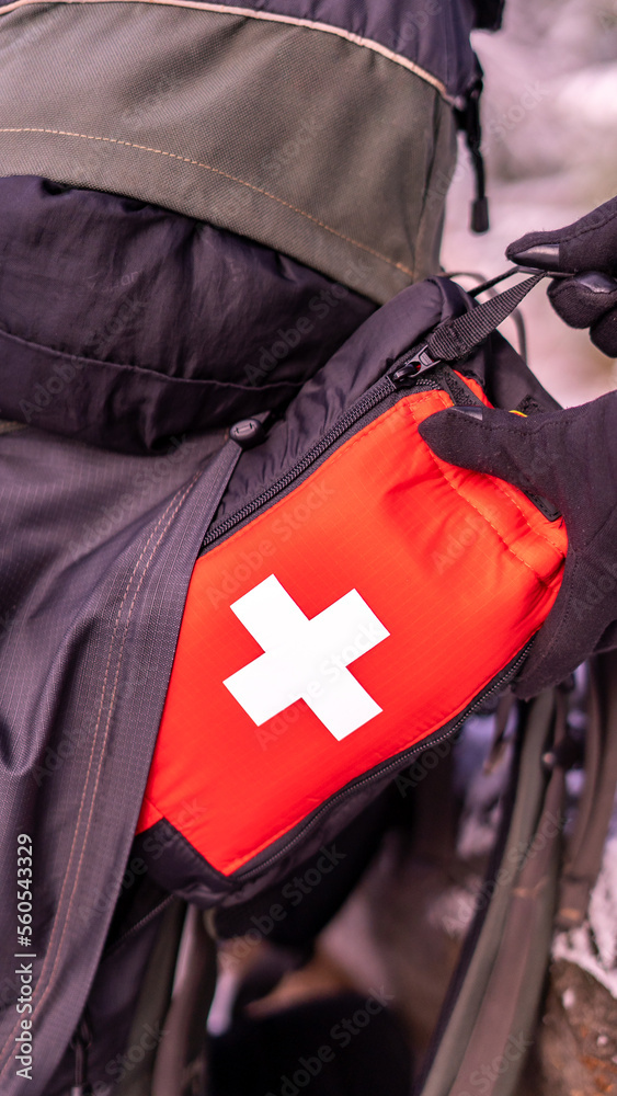 Fotografia do Stock: Red first aid kit with big white cross is ready ...