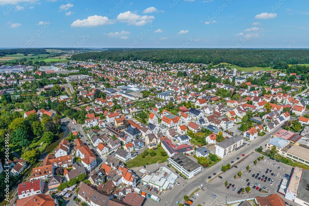 Die schwäbische Stadt Krumbach im Landkreis Günzburg aus der Luft ...