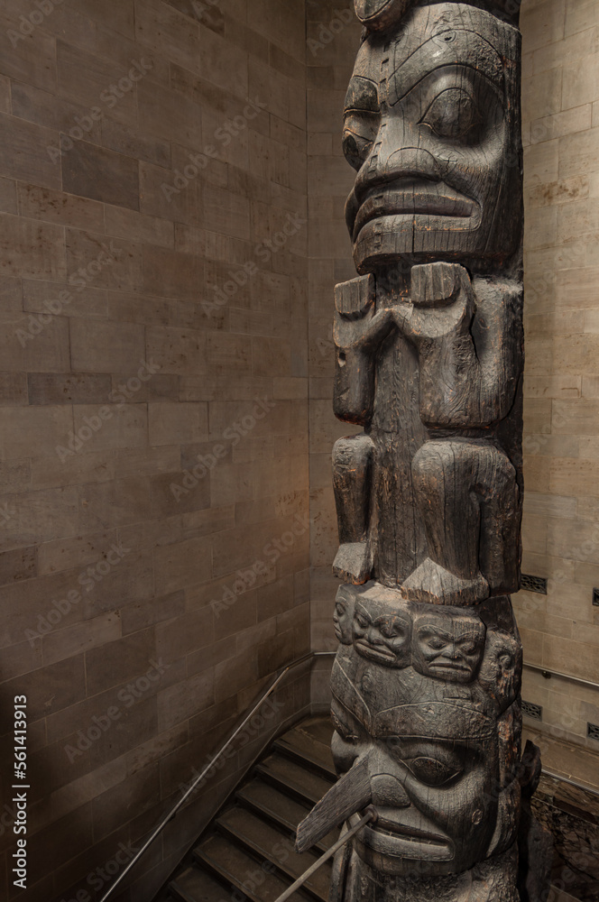 Nisga'a and Haida Crest Poles of the Royal Ontario Museum (Toronto ...