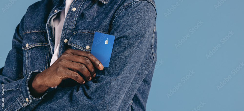 Paying with a credit card made easy: Man explores tap and go feature as ...