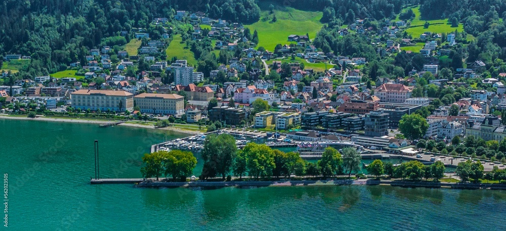 Bregenz am Bodensee im Luftbild, Blick über die Seepromenade auf die ...