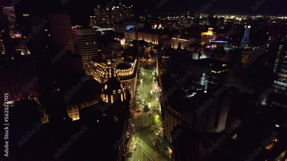 Vidéo Stock Dolly in aerial view of the chaotic city of Buenos Aires at ...