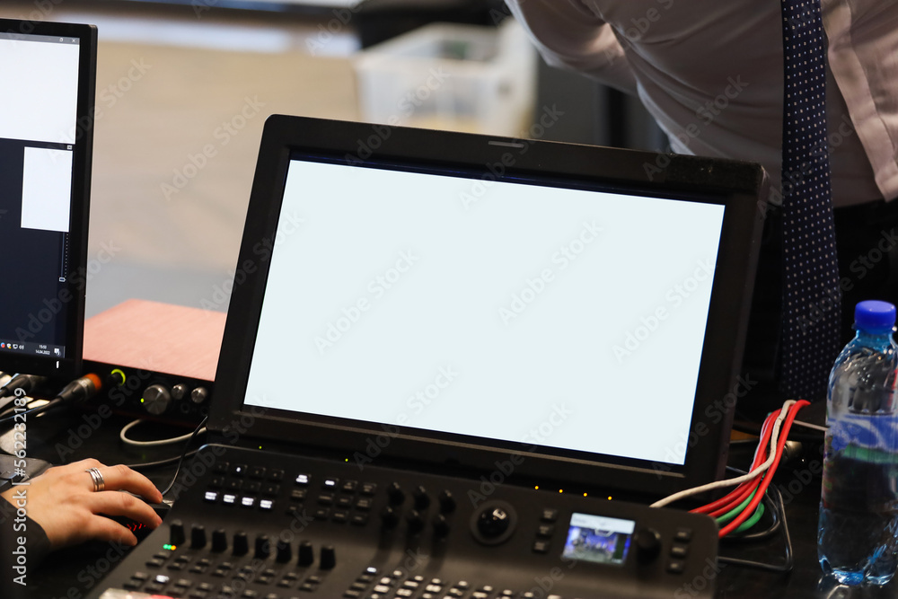 Foto de TV editor working with vision mixer in television broadcast ...