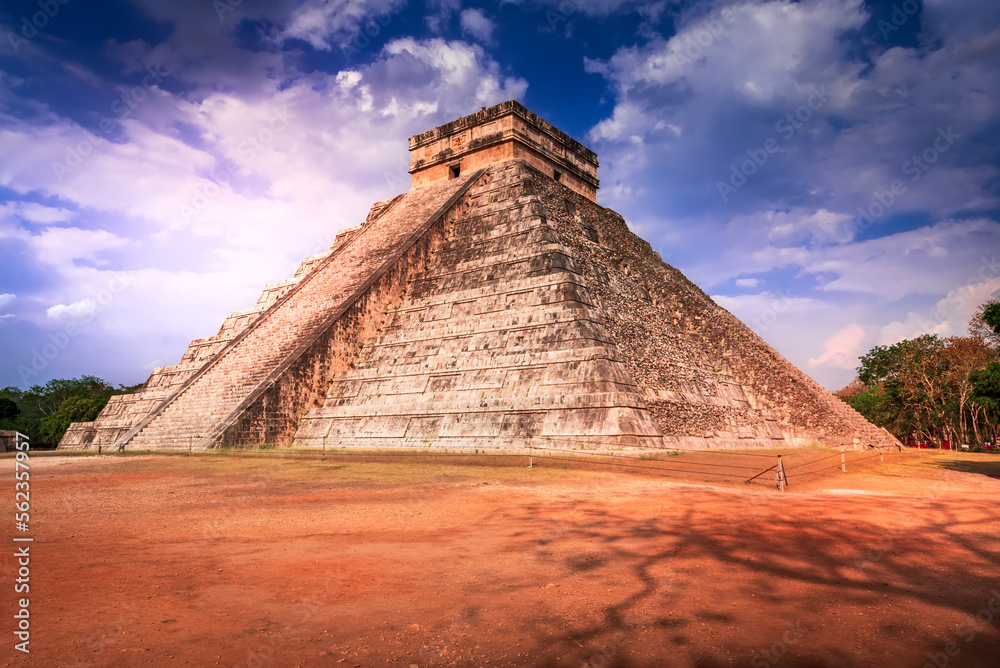 Chichen Itza, Mexico - Kukulcan, famous pyramid El Castillo. Maya ...