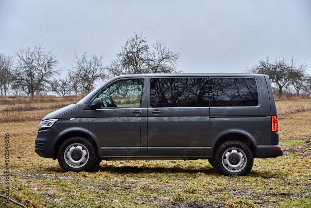 Volkswagen Transporter 4x4. Van with 4x4 drive in off-road ...