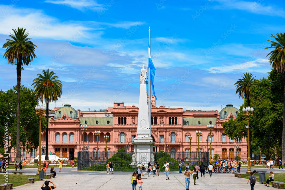CASA ROSADA Y PLAZA DE MAYO foto de Stock | Adobe Stock