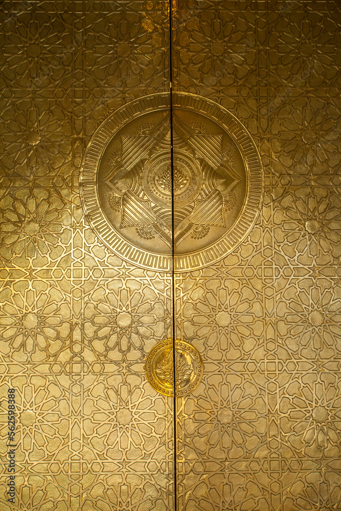 Foto de Islamic ornament at door of Al Jabbar great mosque of West Java ...