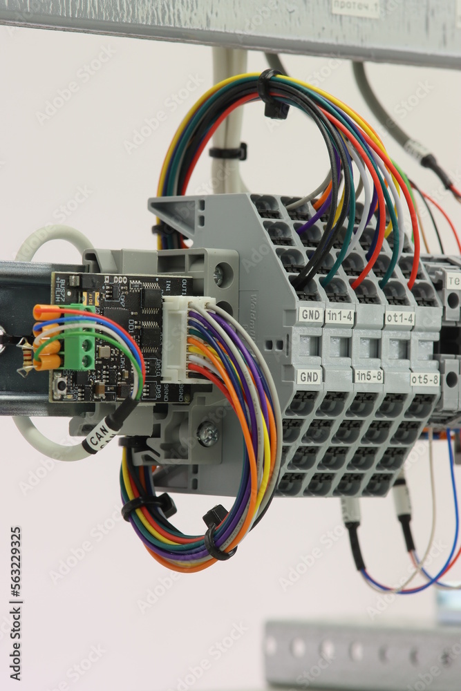 Electrical terminals for connecting electrical copper wires in the ...