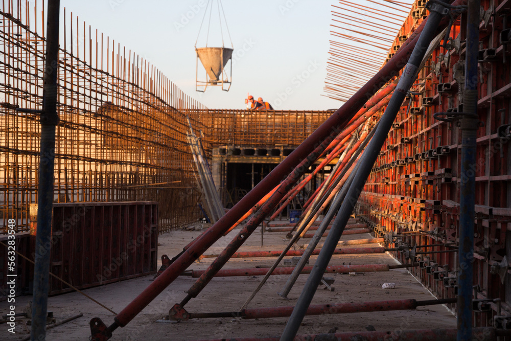 Construction of a silo, reinforcing frame of the foundation and ...