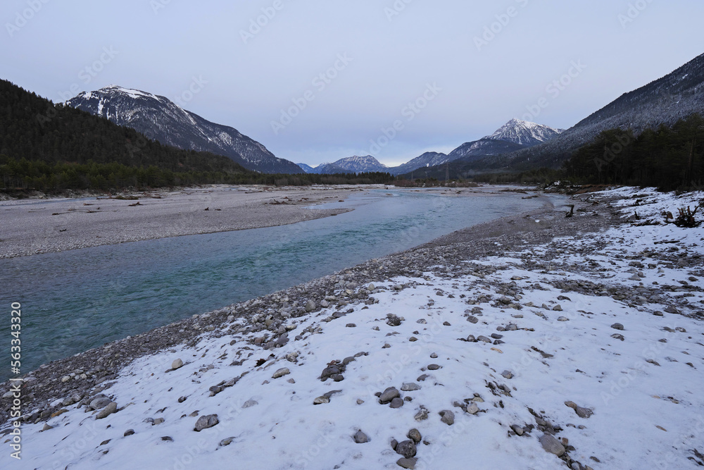 Der Lech an der Lechbrückebrücke bei Forchach im Lechtal. Stock Photo ...