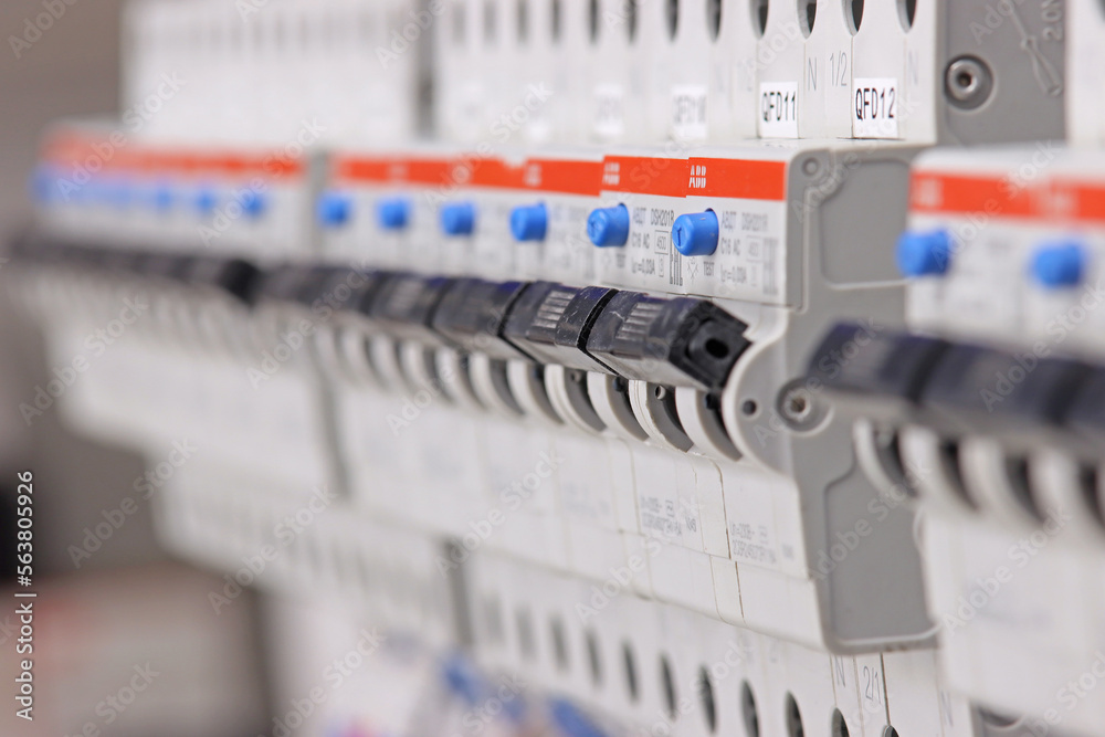 ABB automatic current switches for protection of electrical loads ...