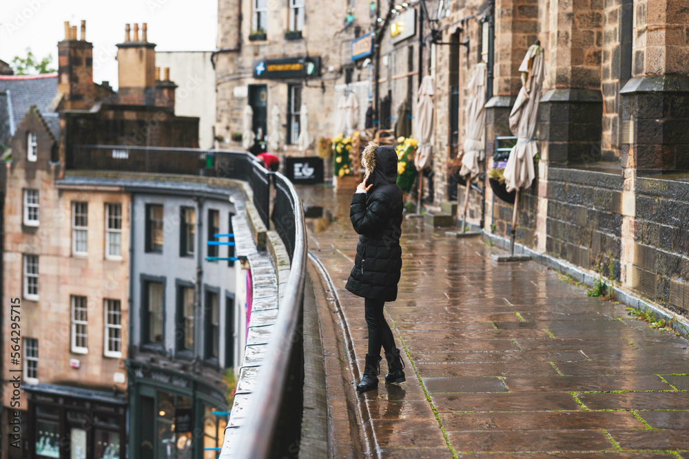 Charm of Edinburgh is captured in this street photography on a rainy ...
