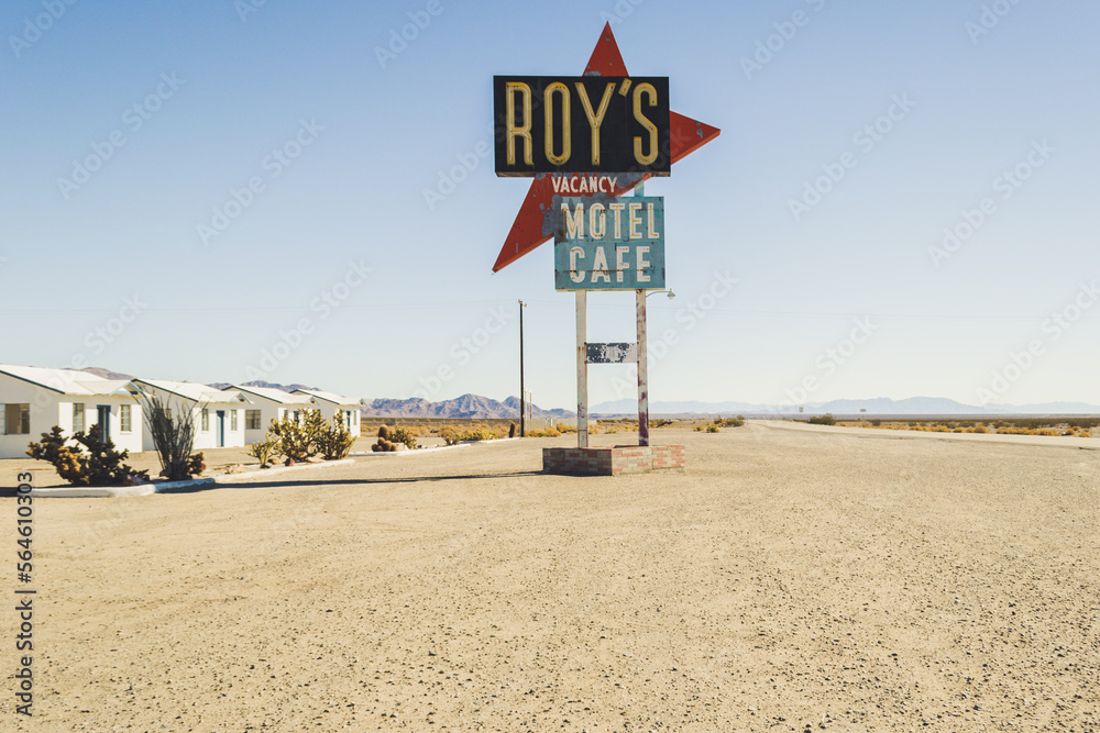 Foto De Famous Roys Café And Gas Station Alongside Classic Route 66 On The National Trails