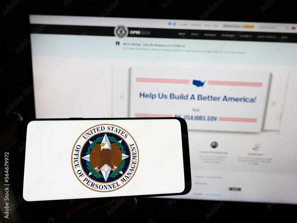 Foto de Stuttgart, Germany - 01-22-2023: Person holding smartphone with ...