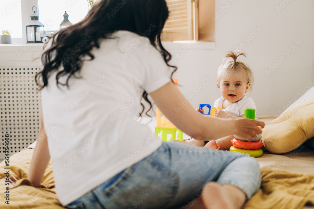 Early childhood development. Communication between mother and child ...