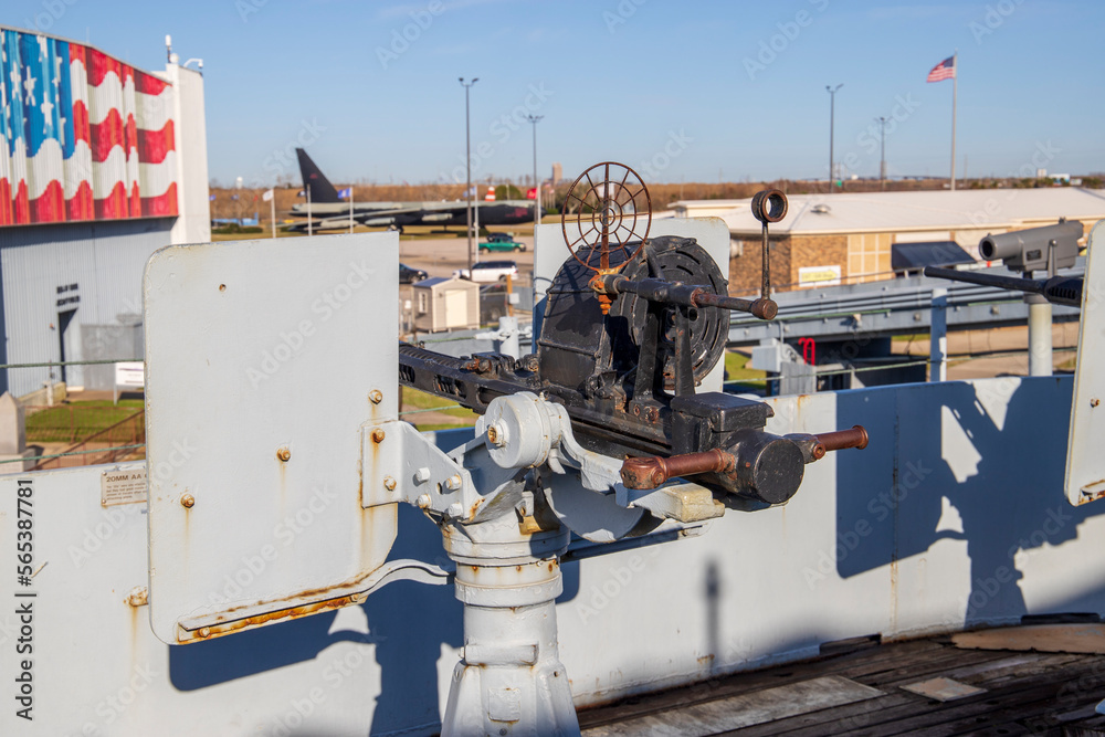 20 MM AA Machine guns mounted on the deck of the USS Alabama Battleship ...