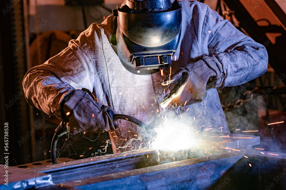 Foto de welding work, mechanical engineering concept do Stock | Adobe Stock