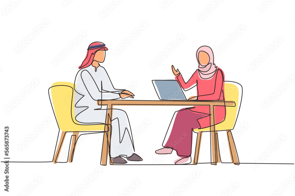 Single one line drawing Arabian woman journalist interviewing guy at ...