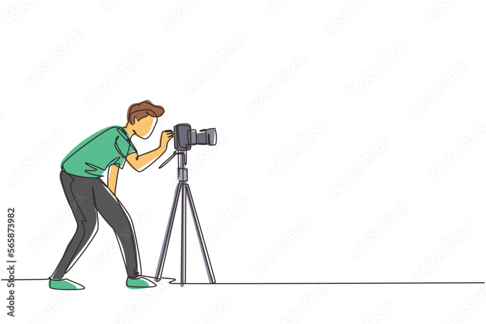 Continuous one line drawing super equipment photographer, Man holding ...