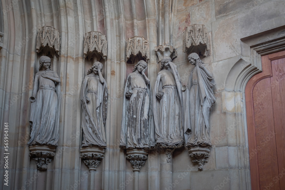 Five foolish virgins showing their sorrow sculptures at Magdeburg ...