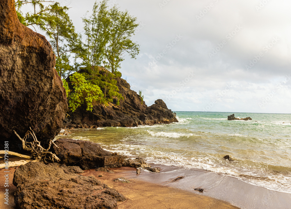 Koki Beach and The Cinder Cone Called Ka iwi o Pele , Koki Beach Park ...
