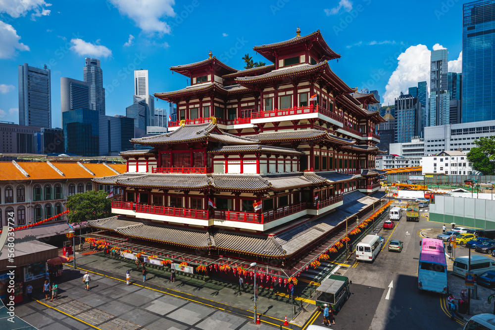 Photo & Art Print Buddha Tooth Relic Temple and Museum in chinatown ...