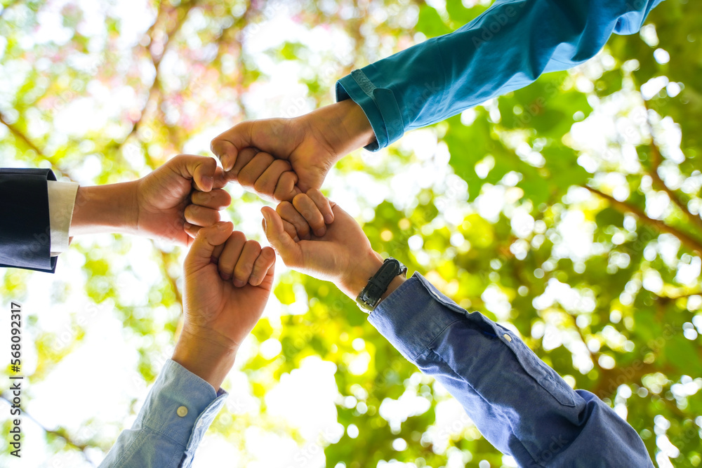 Foto de World environment day Global community teamwork, CSR and ESG ...